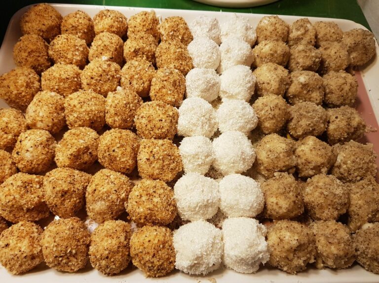 Túrógombóc főzés nélkül! Csak tejbegríz+túró… Ennyi az egész! Igazi ...